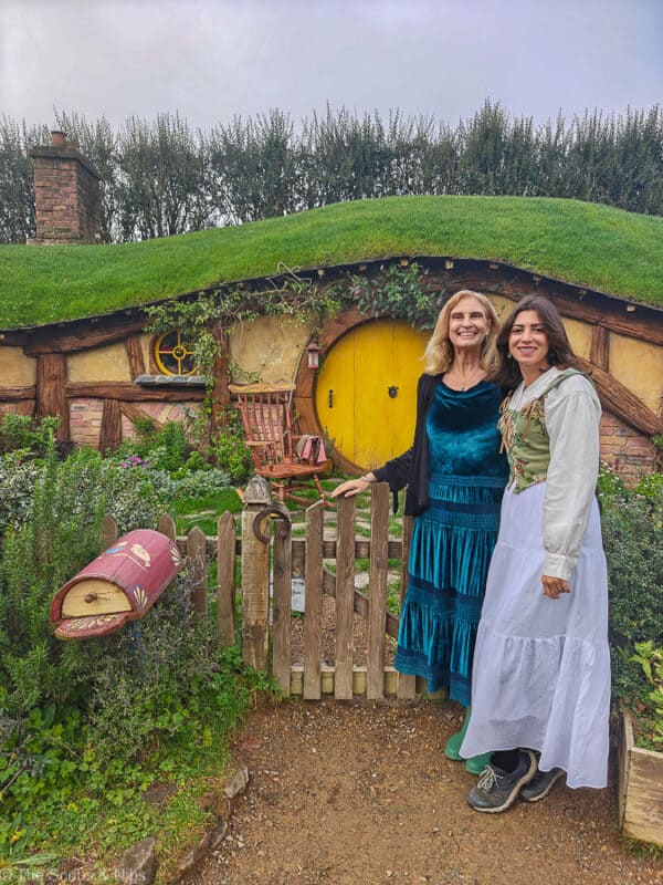 Visit the Hobbiton Movie Set (and Go Inside a Hobbit Hole!) - The ...